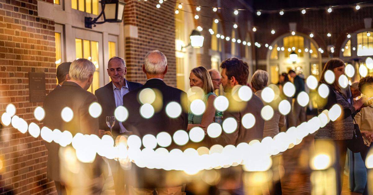 Power of the Tribe: William & Mary MBA alumni return, reconnect, and ...